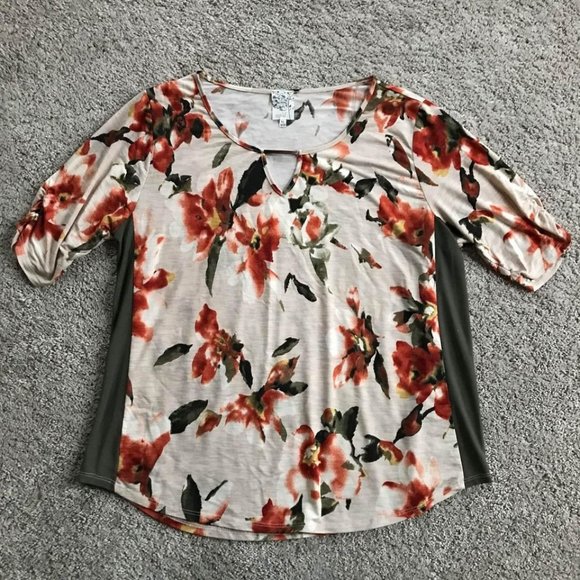 NAIF | Tops | Naf Womens Extra Large Thin Floral Top | Poshmark